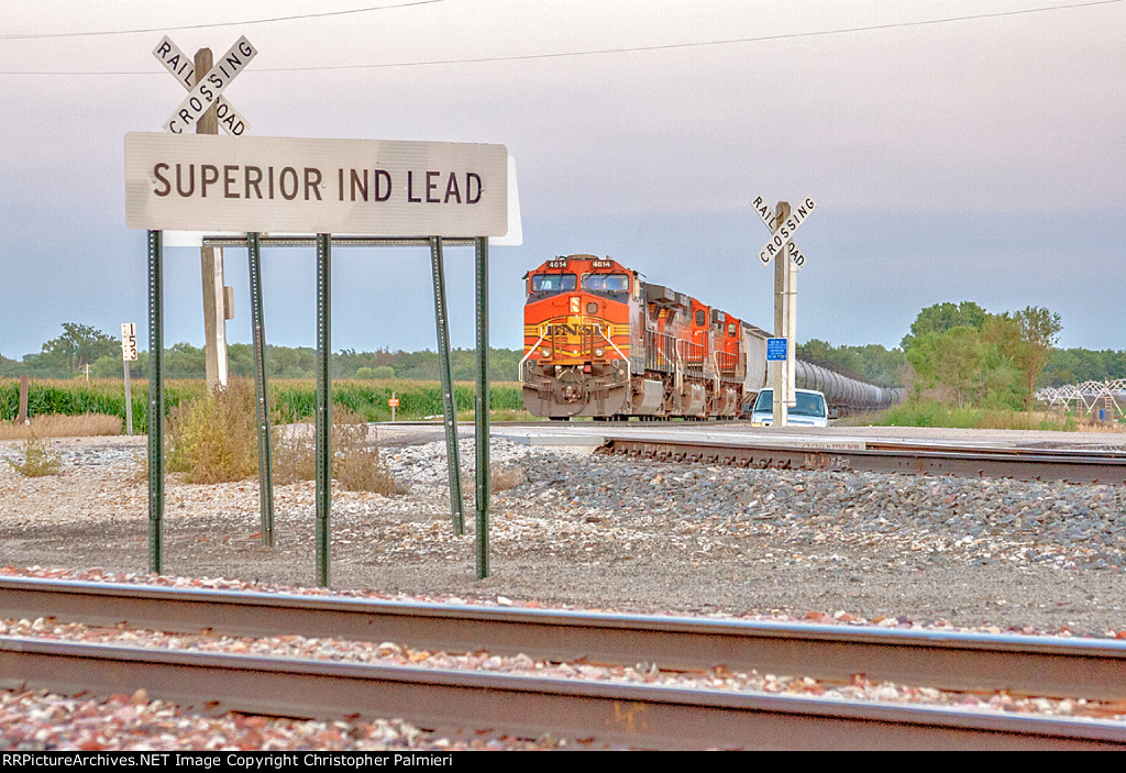 BNSF 4614 Leads X-NYFFAN7-01